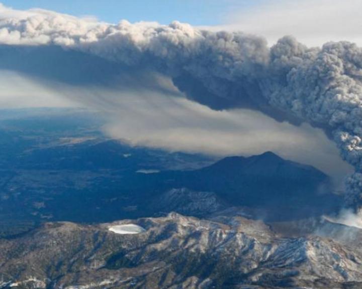 Observing and modelling volcanic cloud evolution through satellite data ...